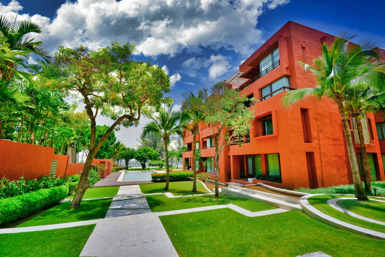 Challenges in implementing green infrastructure: Strategies for success ...